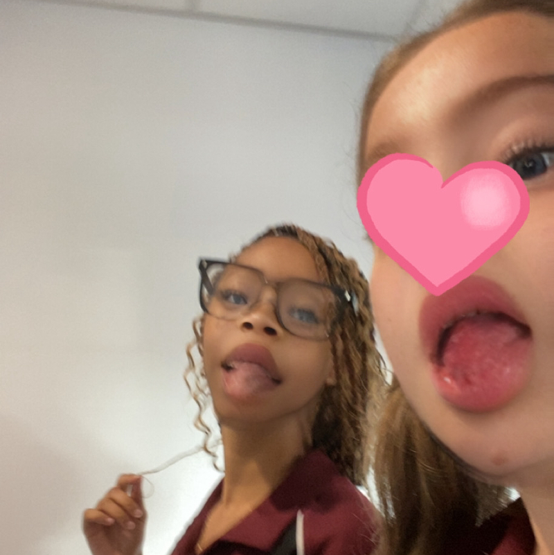 POSE FOR ME 😻🚫🍑💅‼️ - Pippit