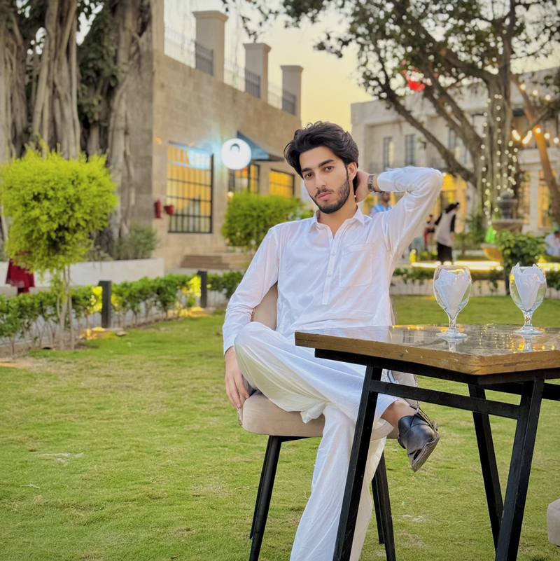 Poetry Template 🍁 - Pippit